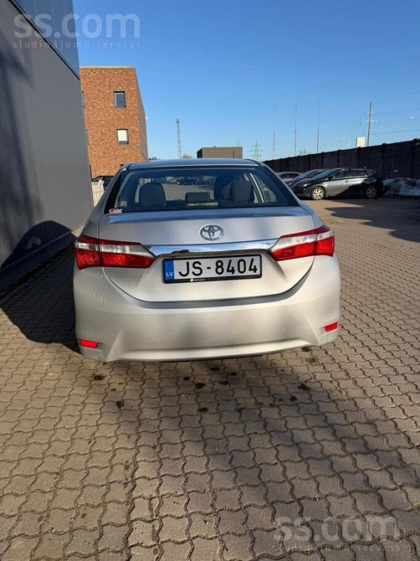 Grey Toyota Corolla 2014 in Riga, with an engine capacity of 1.60 L and mileage of 194 thousand km for 6999 €, photo 4 on AUTOMOTO.COM.LV