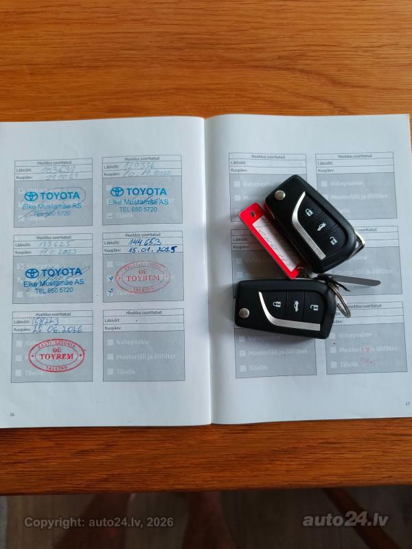 Серый Тойота Королла 2014 в Таллин, объемом двигателя 1.60 л и пробегом 170 тыс. км за 8000 €, фото 11 на AUTOMOTO.COM.LV