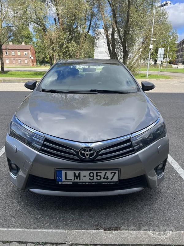 Grey Toyota Corolla 2014 in Riga, with an engine capacity of 1.60 L and mileage of 252 thousand km for 6990 €, photo 6 on AUTOMOTO.COM.LV