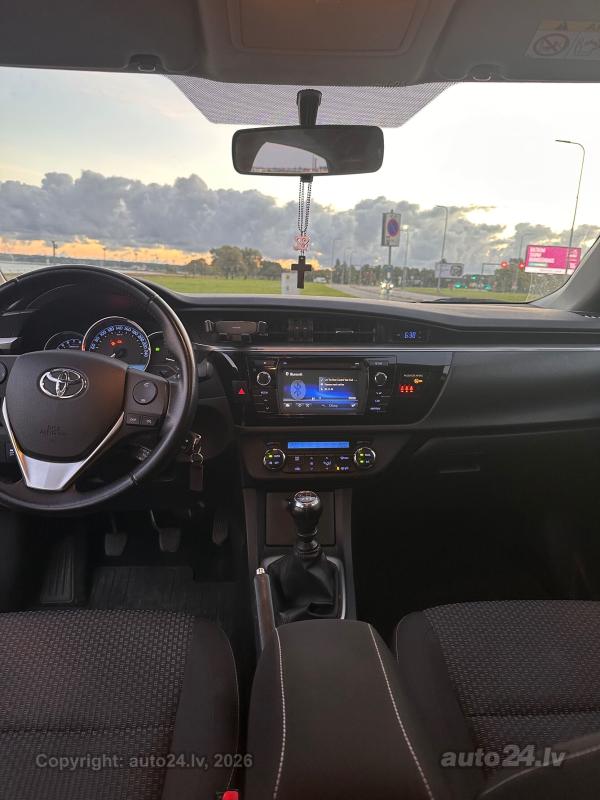 Toyota Corolla 2014 Tallina vietnē Pelēks Toyota Corolla 2014 Tallina, ar dzinēja tilpumu 1.60 L un nobraukumu 82 tūkst. km par 8700 €, foto 11 vietnē AUTOMOTO.COM.LV