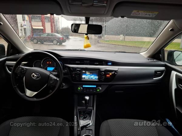 Pelēks Toyota Corolla 2015 Tallina, ar dzinēja tilpumu 1.60 L un nobraukumu 127 tūkst. km par 10500 €, foto 11 vietnē AUTOMOTO.COM.LV