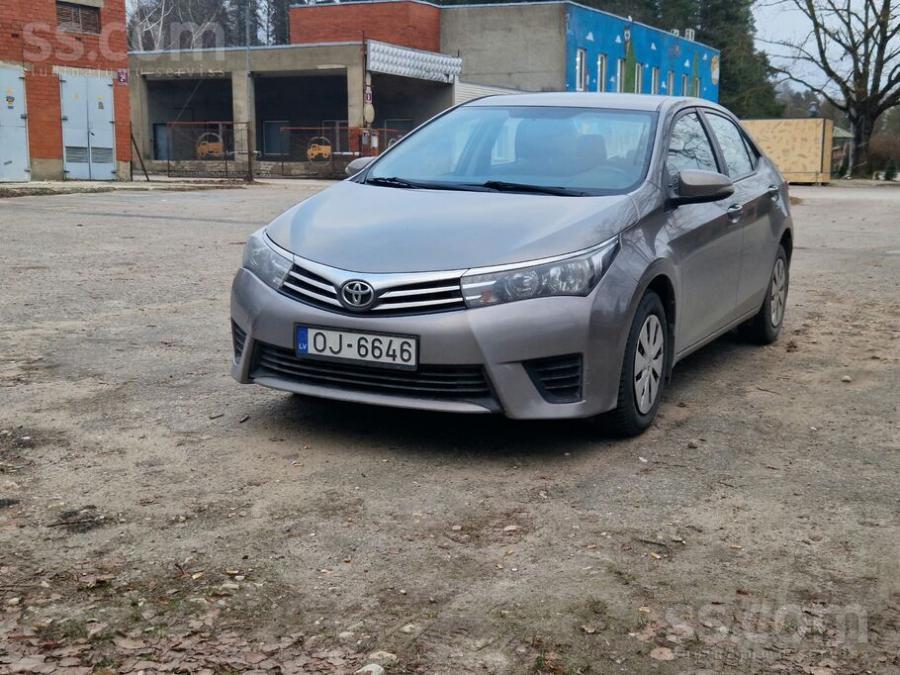 Grey Toyota Corolla 2015 in Riga, with an engine capacity of 1.30 L and mileage of 84 thousand km for 6700 €, photo 1 on AUTOMOTO.COM.LV
