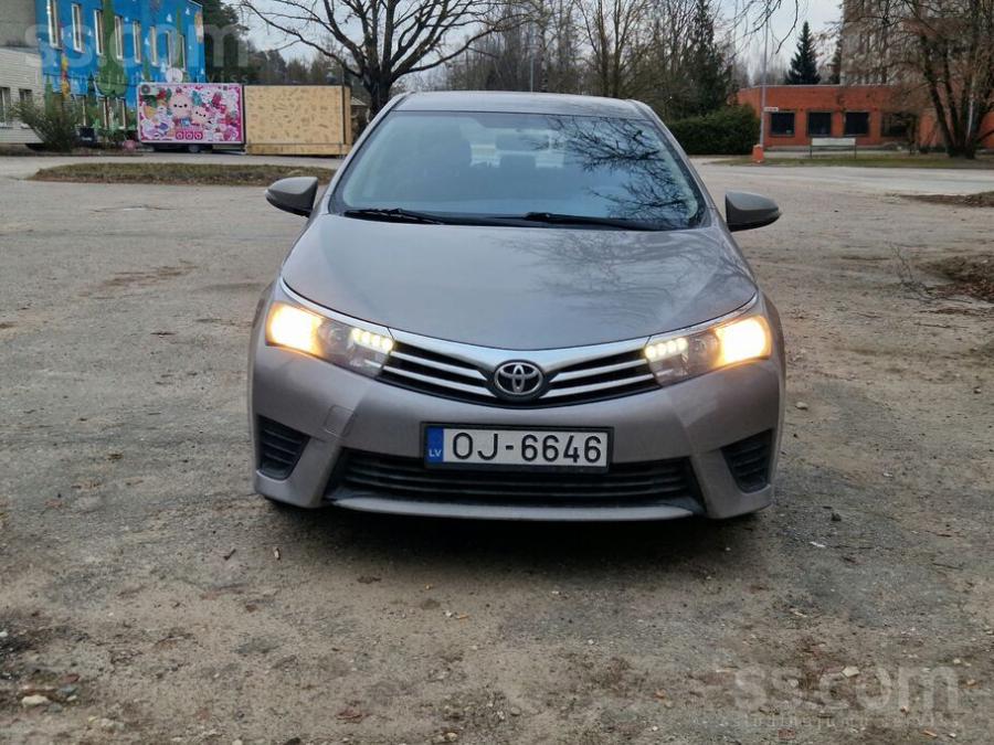Grey Toyota Corolla 2015 in Riga, with an engine capacity of 1.30 L and mileage of 84 thousand km for 6700 €, photo 4 on AUTOMOTO.COM.LV