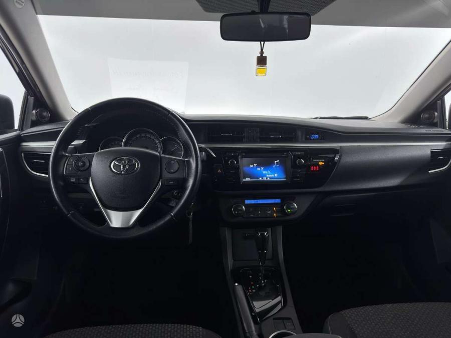 Pelēks Toyota Corolla 2015 Viļņa, ar dzinēja tilpumu 1.60 L un nobraukumu 156 tūkst. km par 8500 €, foto 11 vietnē AUTOMOTO.COM.LV
