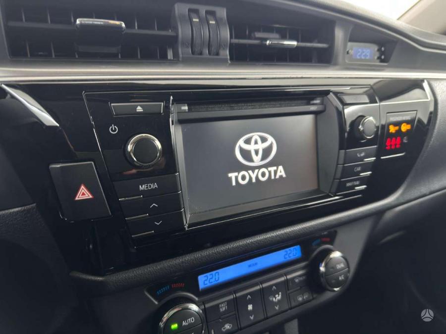 Pelēks Toyota Corolla 2015 Viļņa, ar dzinēja tilpumu 1.60 L un nobraukumu 156 tūkst. km par 8500 €, foto 16 vietnē AUTOMOTO.COM.LV