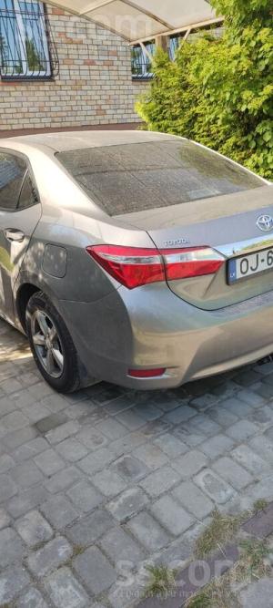 Grey Toyota Corolla 2015 in Riga, with an engine capacity of 1.30 L and mileage of 87 thousand km for 6950 €, photo 3 on AUTOMOTO.COM.LV