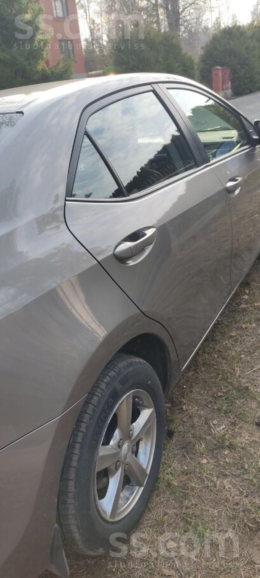 Grey Toyota Corolla 2015 in Riga, with an engine capacity of 1.30 L and mileage of 87 thousand km for 6950 €, photo 8 on AUTOMOTO.COM.LV