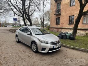 Pelēks Toyota Corolla 2015 Rīga, ar dzinēja tilpumu 1.60 L un nobraukumu 285 tūkst. km par 5400 €, foto 3 vietnē AUTOMOTO.COM.LV