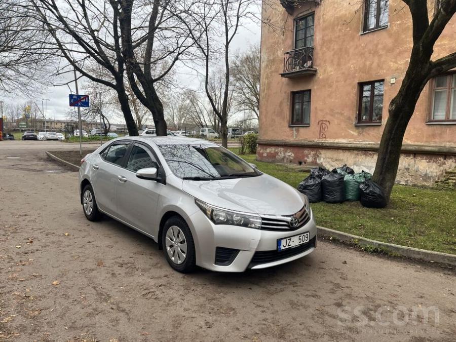 Pelēks Toyota Corolla 2015 Rīga, ar dzinēja tilpumu 1.60 L un nobraukumu 285 tūkst. km par 5400 €, foto 3 vietnē AUTOMOTO.COM.LV