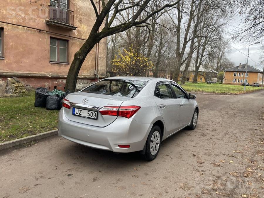 Pelēks Toyota Corolla 2015 Rīga, ar dzinēja tilpumu 1.60 L un nobraukumu 285 tūkst. km par 5400 €, foto 4 vietnē AUTOMOTO.COM.LV