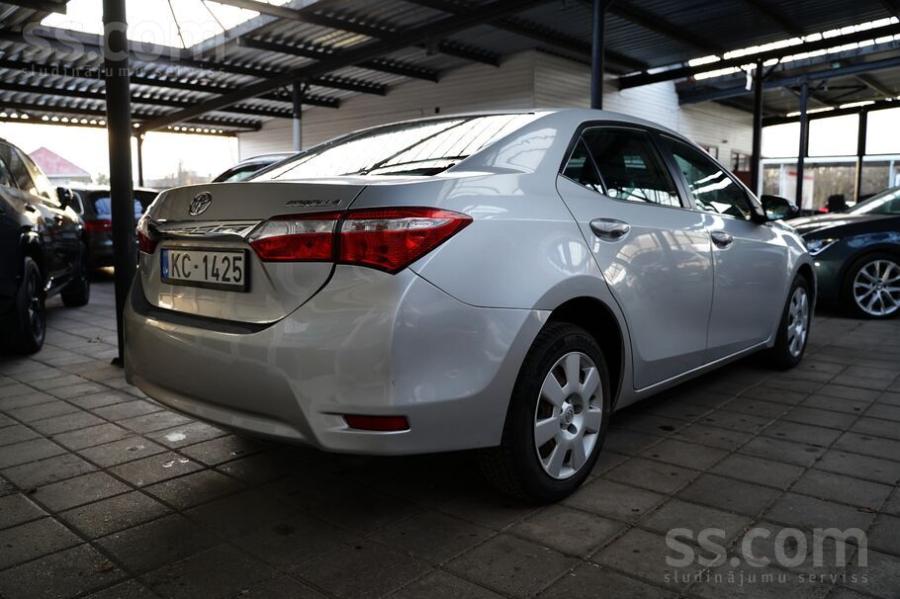 Pelēks Toyota Corolla 2015 Rīga, ar dzinēja tilpumu 1.60 L un nobraukumu 222 tūkst. km par 6000 €, foto 5 vietnē AUTOMOTO.COM.LV