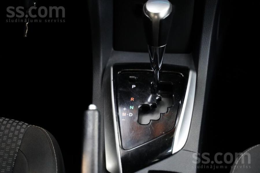 Pelēks Toyota Corolla 2015 Rīga, ar dzinēja tilpumu 1.60 L un nobraukumu 222 tūkst. km par 6000 €, foto 13 vietnē AUTOMOTO.COM.LV
