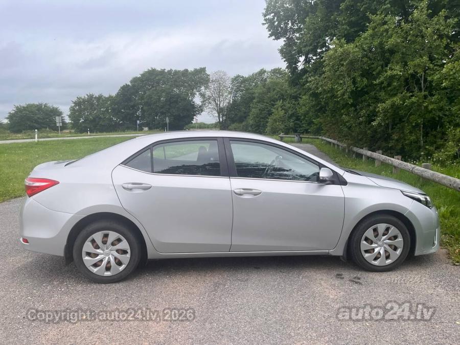 Pelēks Toyota Corolla 2015 Kohtla-Jerve, ar dzinēja tilpumu 1.40 L un nobraukumu 207 tūkst. km par 8300 €, foto 4 vietnē AUTOMOTO.COM.LV