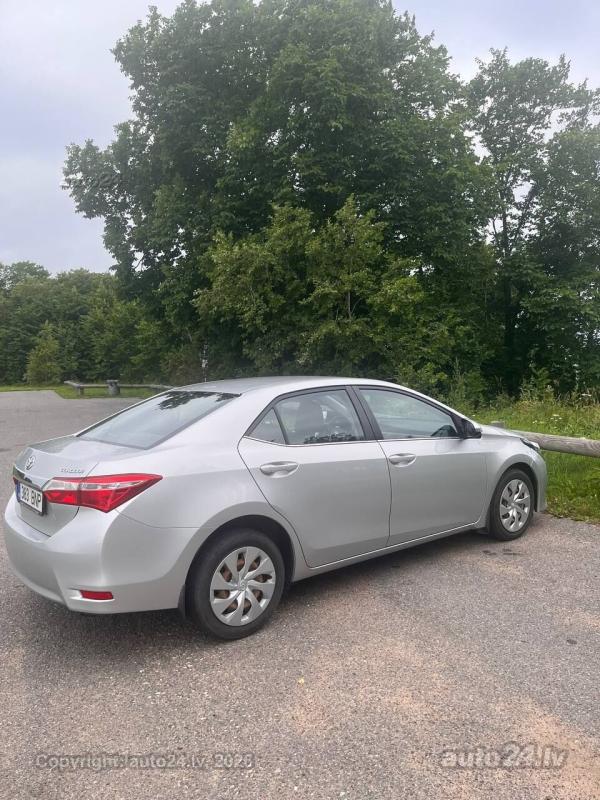 Pelēks Toyota Corolla 2015 Kohtla-Jerve, ar dzinēja tilpumu 1.40 L un nobraukumu 207 tūkst. km par 8300 €, foto 5 vietnē AUTOMOTO.COM.LV