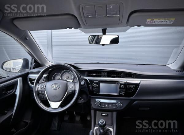 Pelēks Toyota Corolla 2015 Rīga, ar dzinēja tilpumu 1.60 L un nobraukumu 126 tūkst. km par 7495 €, foto 7 vietnē AUTOMOTO.COM.LV