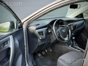 Pelēks Toyota Corolla 2015 Rīga, ar dzinēja tilpumu 1.60 L un nobraukumu 126 tūkst. km par 7495 €, foto 10 vietnē AUTOMOTO.COM.LV