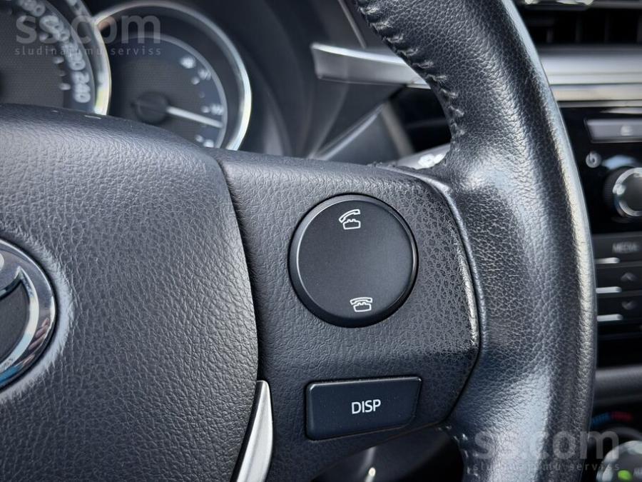 Pelēks Toyota Corolla 2015 Rīga, ar dzinēja tilpumu 1.60 L un nobraukumu 126 tūkst. km par 7495 €, foto 14 vietnē AUTOMOTO.COM.LV