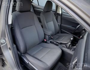 Pelēks Toyota Corolla 2015 Rīga, ar dzinēja tilpumu 1.60 L un nobraukumu 126 tūkst. km par 7495 €, foto 20 vietnē AUTOMOTO.COM.LV