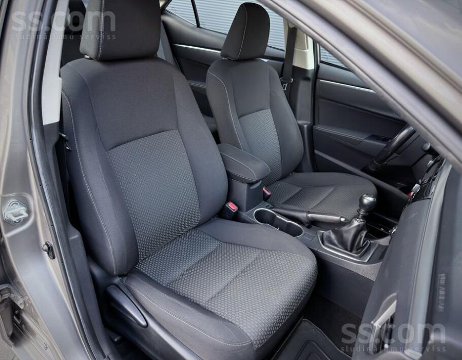 Pelēks Toyota Corolla 2015 Rīga, ar dzinēja tilpumu 1.60 L un nobraukumu 126 tūkst. km par 7495 €, foto 20 vietnē AUTOMOTO.COM.LV