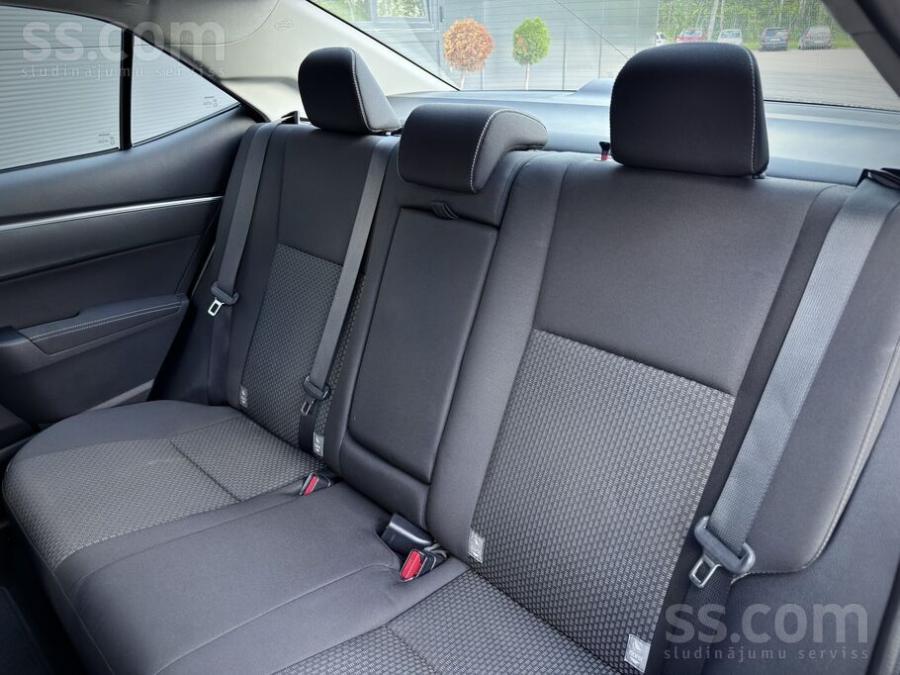 Pelēks Toyota Corolla 2015 Rīga, ar dzinēja tilpumu 1.60 L un nobraukumu 126 tūkst. km par 7495 €, foto 21 vietnē AUTOMOTO.COM.LV
