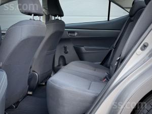 Pelēks Toyota Corolla 2015 Rīga, ar dzinēja tilpumu 1.60 L un nobraukumu 126 tūkst. km par 7495 €, foto 22 vietnē AUTOMOTO.COM.LV