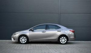 Grey Toyota Corolla 2015 in Riga, with an engine capacity of 1.60 L and mileage of 126 thousand km for 7495 €, photo 3 on AUTOMOTO.COM.LV