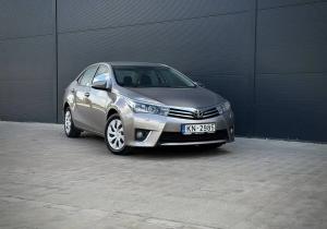 Grey Toyota Corolla 2015 in Riga, with an engine capacity of 1.60 L and mileage of 126 thousand km for 7495 €, photo 5 on AUTOMOTO.COM.LV