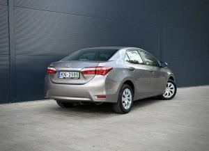 Grey Toyota Corolla 2015 in Riga, with an engine capacity of 1.60 L and mileage of 126 thousand km for 7495 €, photo 7 on AUTOMOTO.COM.LV