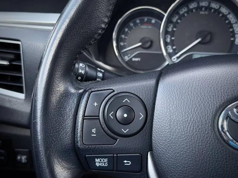 Grey Toyota Corolla 2015 in Riga, with an engine capacity of 1.60 L and mileage of 126 thousand km for 7495 €, photo 13 on AUTOMOTO.COM.LV