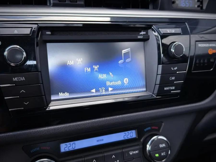 Grey Toyota Corolla 2015 in Riga, with an engine capacity of 1.60 L and mileage of 126 thousand km for 7495 €, photo 16 on AUTOMOTO.COM.LV