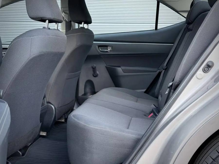 Grey Toyota Corolla 2015 in Riga, with an engine capacity of 1.60 L and mileage of 126 thousand km for 7495 €, photo 22 on AUTOMOTO.COM.LV