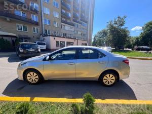 Grey Toyota Corolla 2015 in Riga, with an engine capacity of 1.60 L and mileage of 290 thousand km for 5400 €, photo 6 on AUTOMOTO.COM.LV