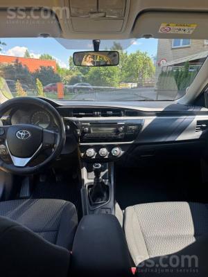 Grey Toyota Corolla 2015 in Riga, with an engine capacity of 1.60 L and mileage of 290 thousand km for 5400 €, photo 7 on AUTOMOTO.COM.LV