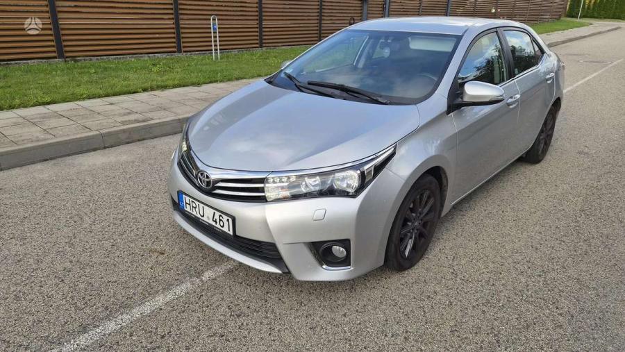 Grey Toyota Corolla 2015 in Klaipeda, with an engine capacity of 1.60 L and mileage of 91 thousand km for 8700 €, photo 1 on AUTOMOTO.COM.LV