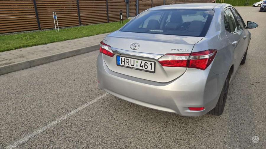 Grey Toyota Corolla 2015 in Klaipeda, with an engine capacity of 1.60 L and mileage of 91 thousand km for 8700 €, photo 5 on AUTOMOTO.COM.LV