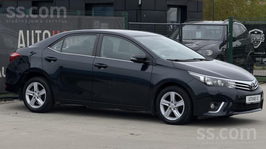 Grey Toyota Corolla 2016 in Liepaja, with an engine capacity of 1.60 L and mileage of 165 thousand km for 7500 €, photo 2 on AUTOMOTO.COM.LV