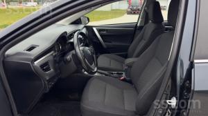 Grey Toyota Corolla 2016 in Liepaja, with an engine capacity of 1.60 L and mileage of 165 thousand km for 7500 €, photo 9 on AUTOMOTO.COM.LV