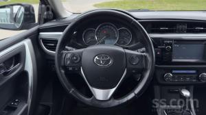Grey Toyota Corolla 2016 in Liepaja, with an engine capacity of 1.60 L and mileage of 165 thousand km for 7500 €, photo 11 on AUTOMOTO.COM.LV