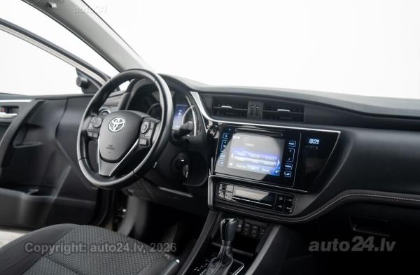 Pelēks Toyota Corolla 2016 Tallina, ar dzinēja tilpumu 1.60 L un nobraukumu 123 tūkst. km par 11499 €, foto 11 vietnē AUTOMOTO.COM.LV