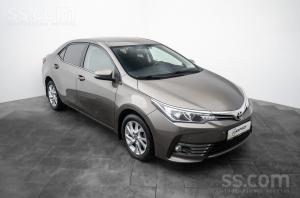 Grey Toyota Corolla 2016 in Tallinn, with an engine capacity of 1.60 L and mileage of 123 thousand km for 11499 €, photo 3 on AUTOMOTO.COM.LV