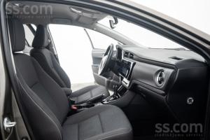 Grey Toyota Corolla 2016 in Tallinn, with an engine capacity of 1.60 L and mileage of 123 thousand km for 11499 €, photo 10 on AUTOMOTO.COM.LV