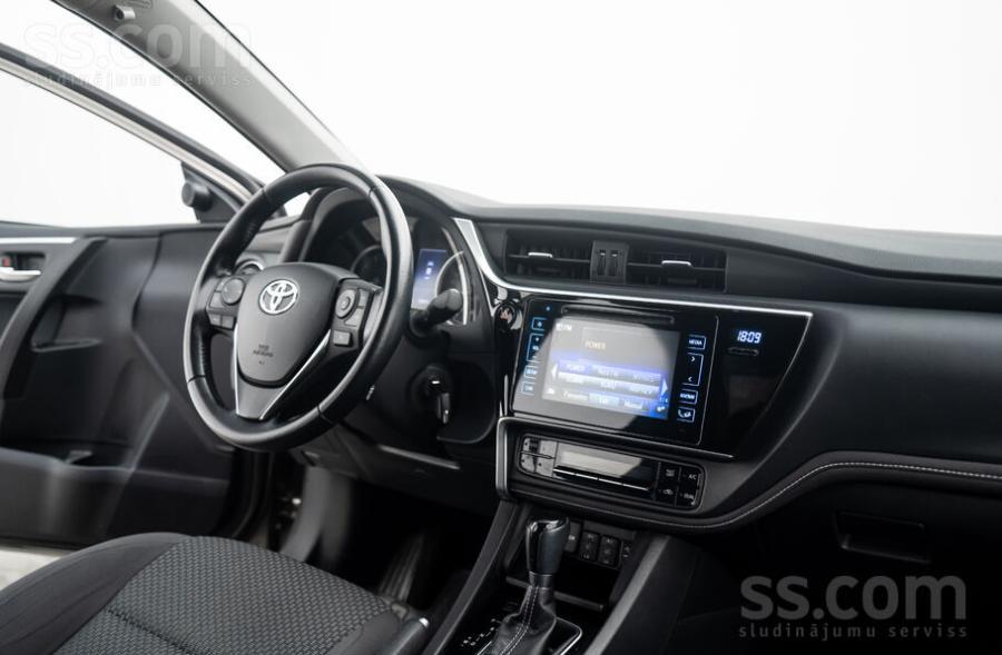Grey Toyota Corolla 2016 in Tallinn, with an engine capacity of 1.60 L and mileage of 123 thousand km for 11499 €, photo 11 on AUTOMOTO.COM.LV