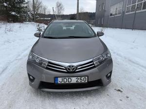 Grey Toyota Corolla 2016 in Vilnius, with an engine capacity of 1.60 L and mileage of 312 thousand km for 6900 €, photo 2 on AUTOMOTO.COM.LV
