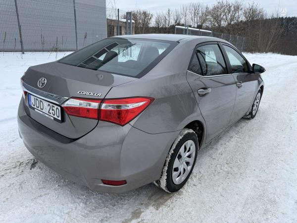 Grey Toyota Corolla 2016 in Vilnius, with an engine capacity of 1.60 L and mileage of 312 thousand km for 6900 €, photo 5 on AUTOMOTO.COM.LV