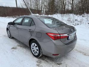Grey Toyota Corolla 2016 in Vilnius, with an engine capacity of 1.60 L and mileage of 312 thousand km for 6900 €, photo 6 on AUTOMOTO.COM.LV