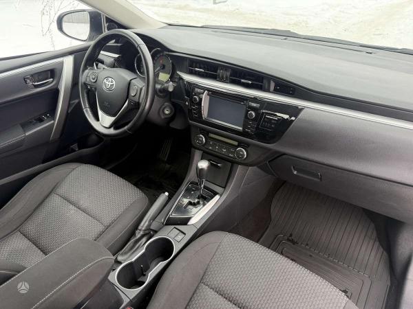 Grey Toyota Corolla 2016 in Vilnius, with an engine capacity of 1.60 L and mileage of 312 thousand km for 6900 €, photo 9 on AUTOMOTO.COM.LV