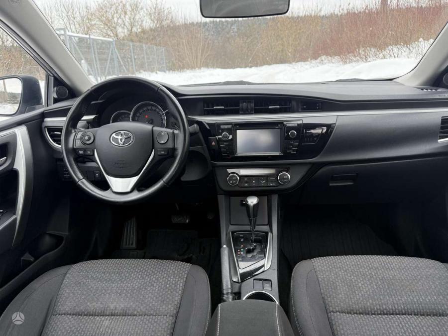 Grey Toyota Corolla 2016 in Vilnius, with an engine capacity of 1.60 L and mileage of 312 thousand km for 6900 €, photo 11 on AUTOMOTO.COM.LV