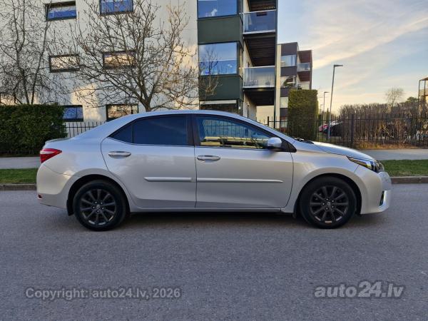 Grey Toyota Corolla 2016 in Tallinn, with an engine capacity of 1.60 L and mileage of 120 thousand km for 11200 €, photo 2 on AUTOMOTO.COM.LV