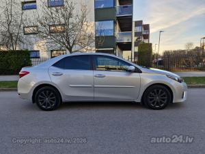 Grey Toyota Corolla 2016 in Tallinn, with an engine capacity of 1.60 L and mileage of 120 thousand km for 11200 €, photo 3 on AUTOMOTO.COM.LV