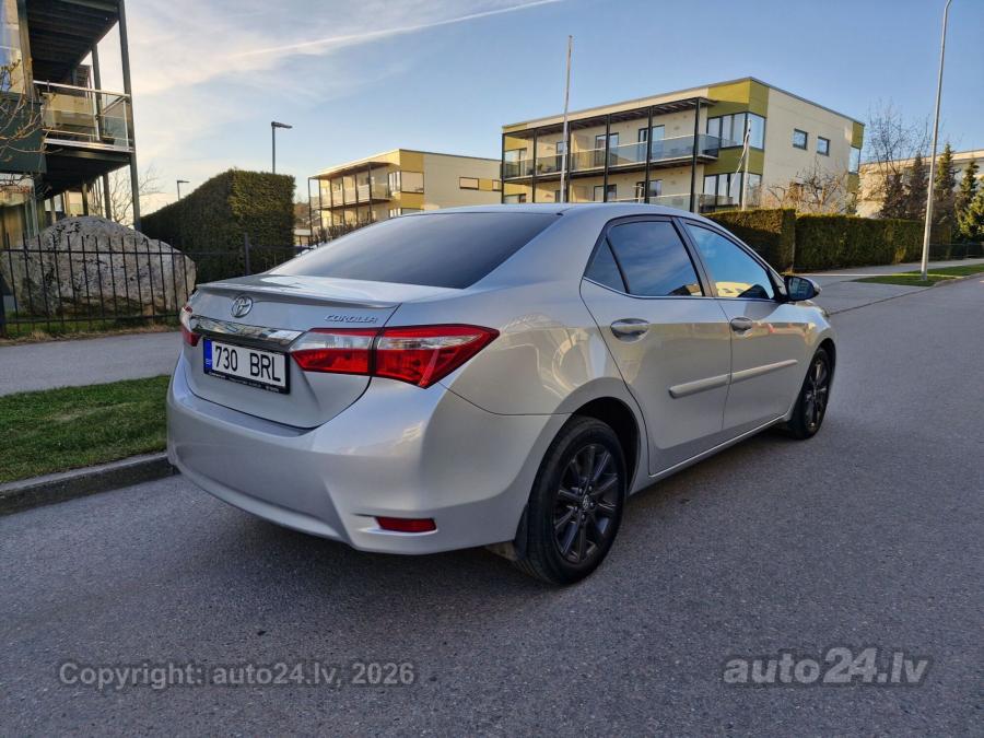 Grey Toyota Corolla 2016 in Tallinn, with an engine capacity of 1.60 L and mileage of 120 thousand km for 11200 €, photo 4 on AUTOMOTO.COM.LV